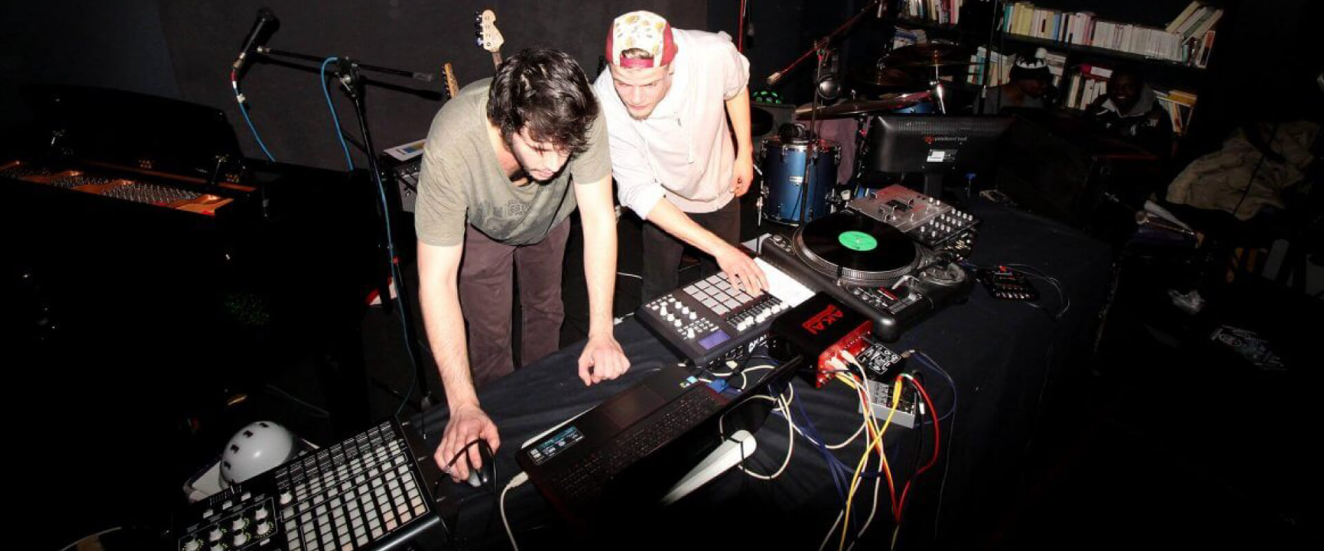 Lirax: un nom de scène médical pour une thérapie musicale | La Fessée ...